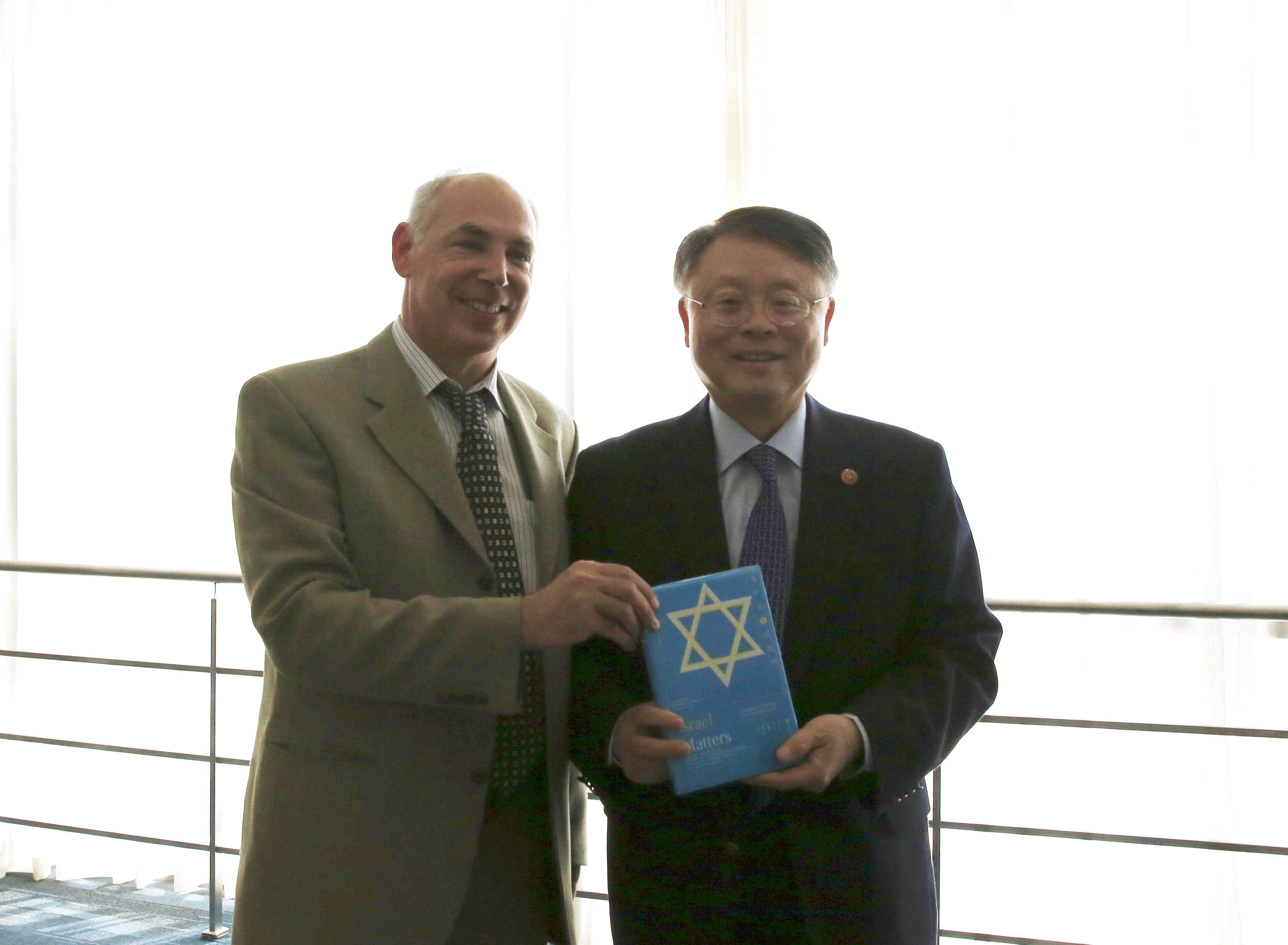 Israeli Consul General Visits ShanghaiTech