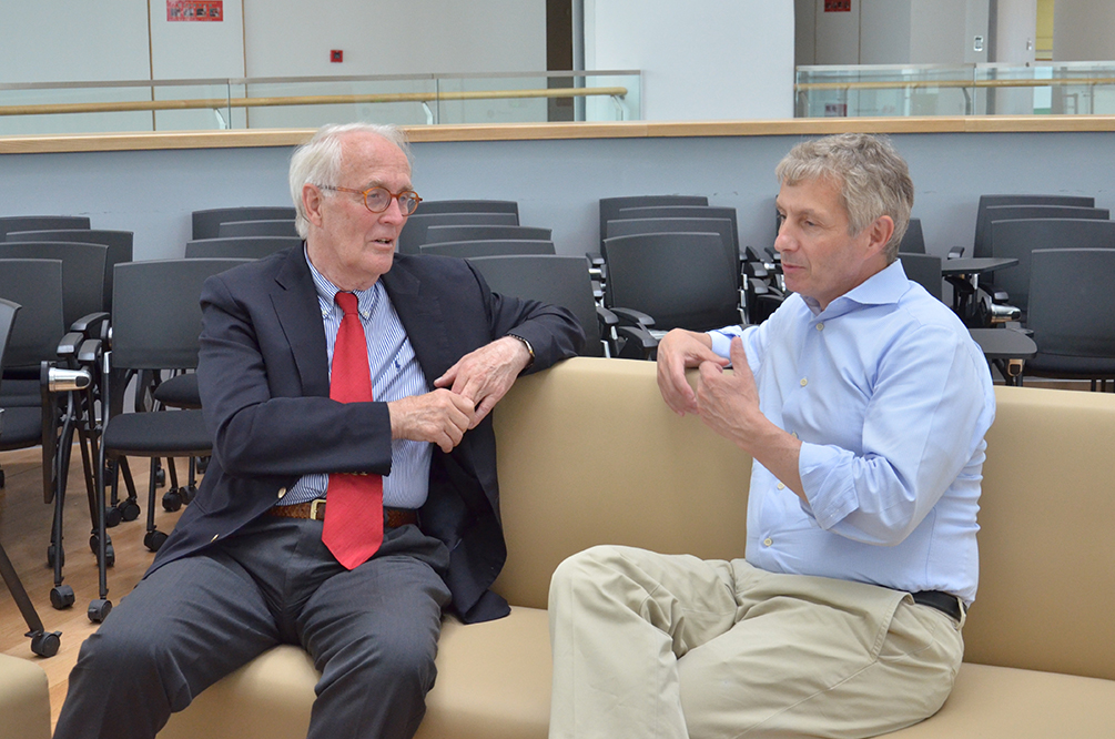 德国癌症研究中心（DKFZ）Eike Martin教授访问并参观我校