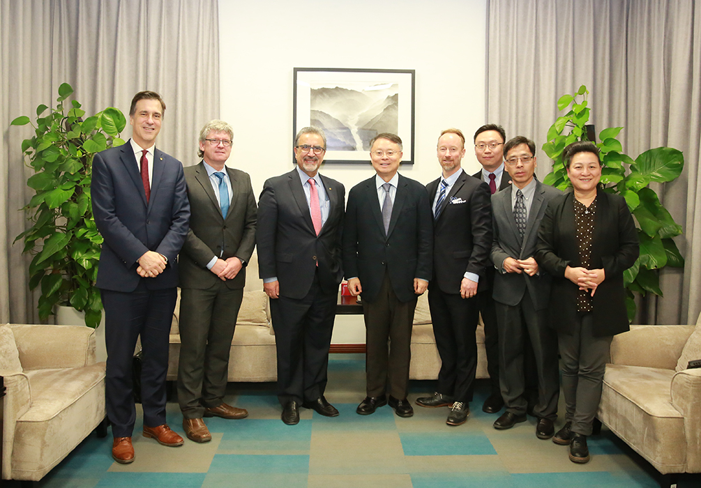 University of Waterloo President Visits ShanghaiTech